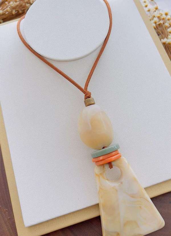 Max Colar Marfim Marrom - Mellow Brazil