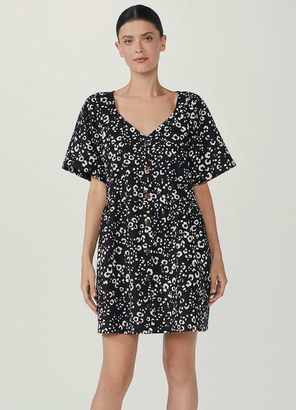 Vestido Estampado em Tecido Flamê com Botões Preto - Heringx