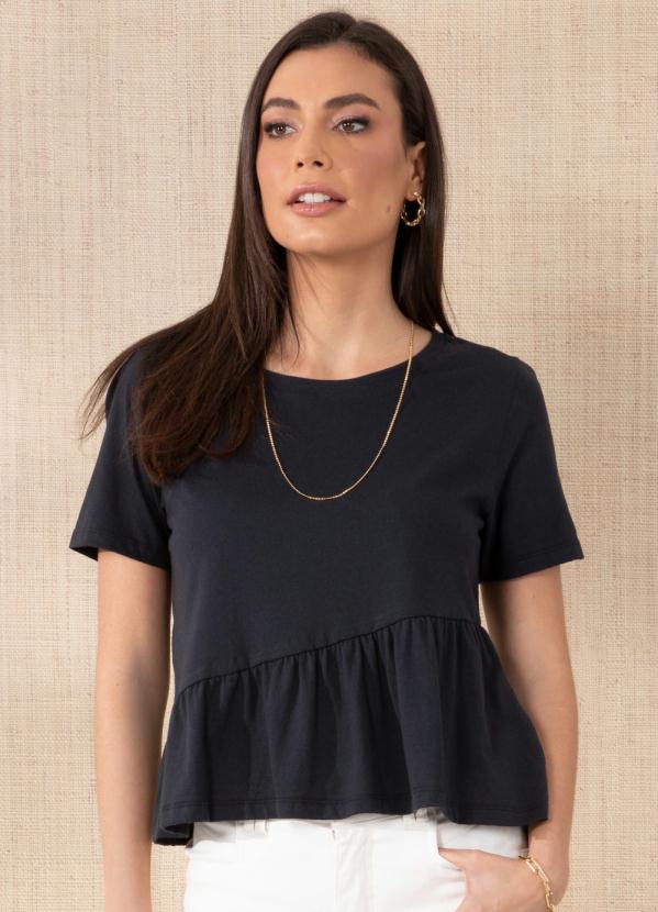 Blusa Preta com Babado Assimétrico na Barra - Quintess