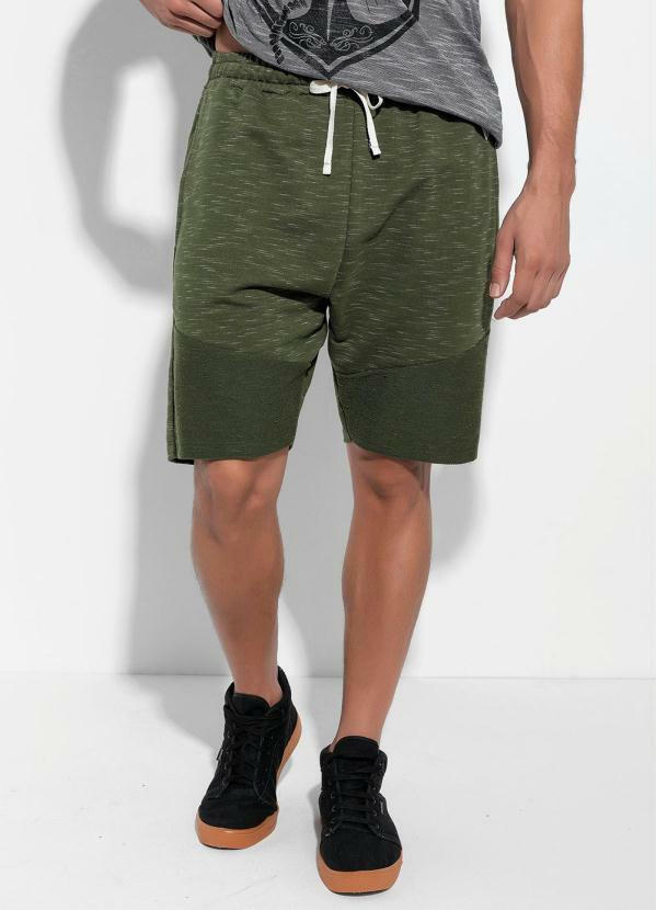 Bermuda Verde com Bolsos - Queima de Estoque